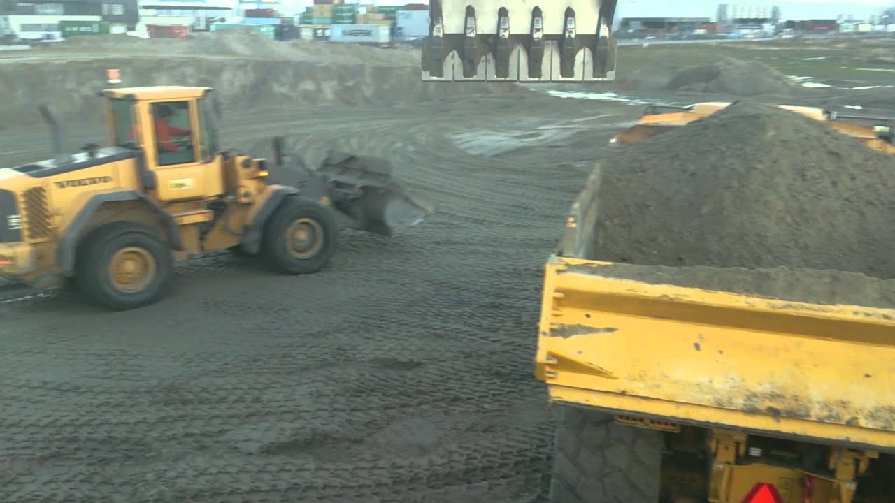 volvo ec 380 e in action - YouTube