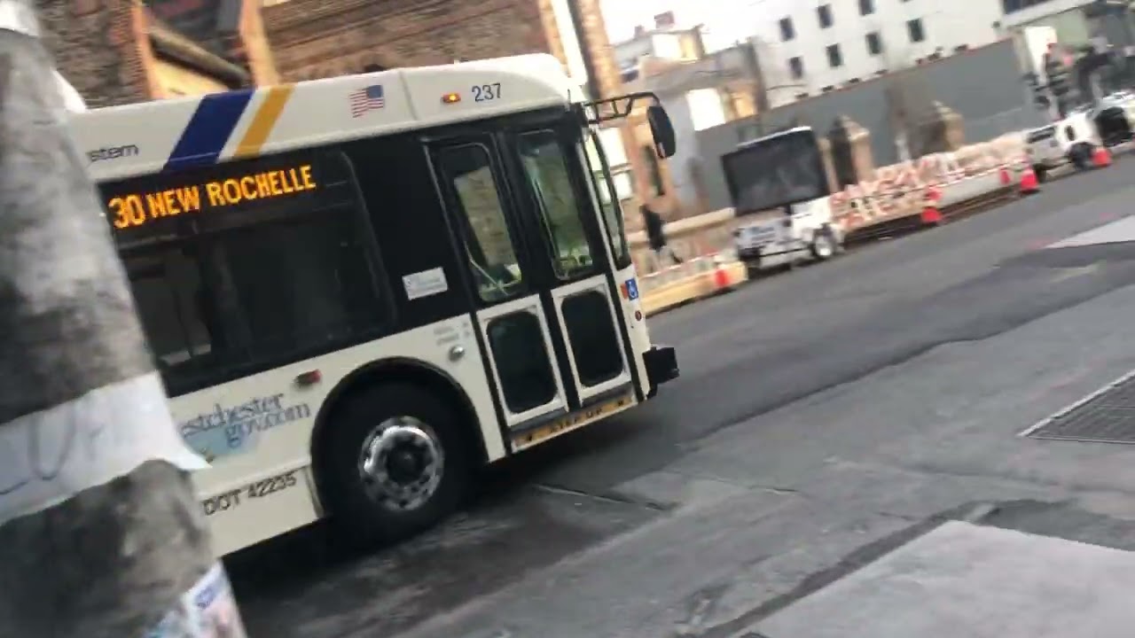 Bee-Line Bus NABI 40-LFW Route 30 To NEW ROCHELLE #237 Yonkers Getty ...