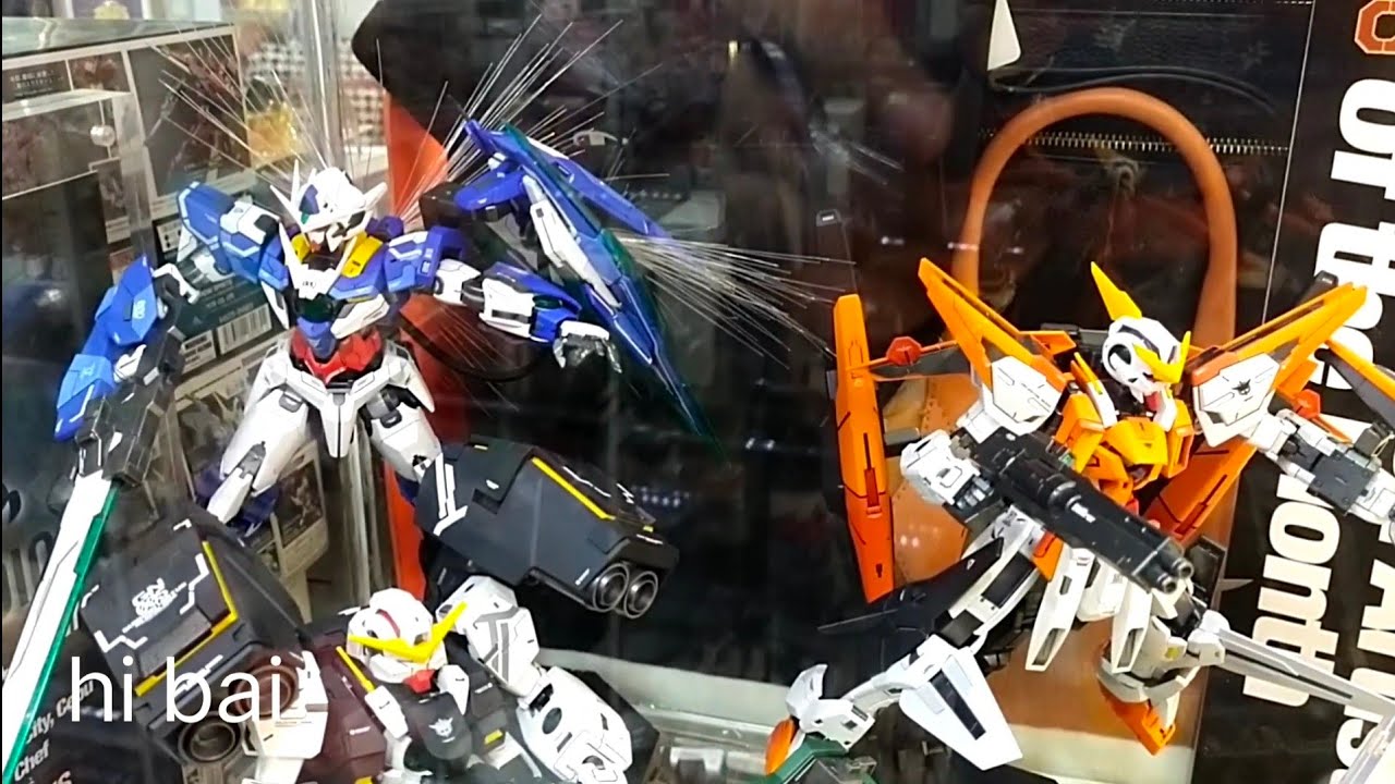 Gundam display at Unbox in Central Bloc, Ayala Cebu - YouTube