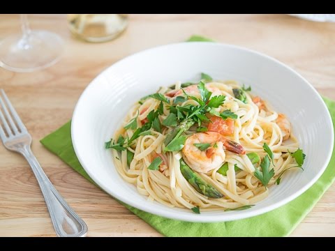 QUICK & EASY LINGUINE PASTA RECIPE WITH SHRIMP AND ASPARAGUS - YouTube