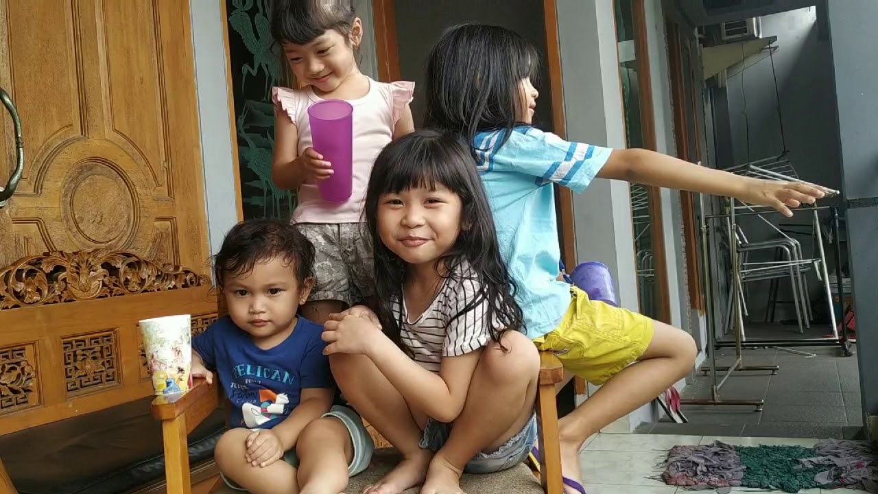 Keluarga Anak Banyak !! - YouTube