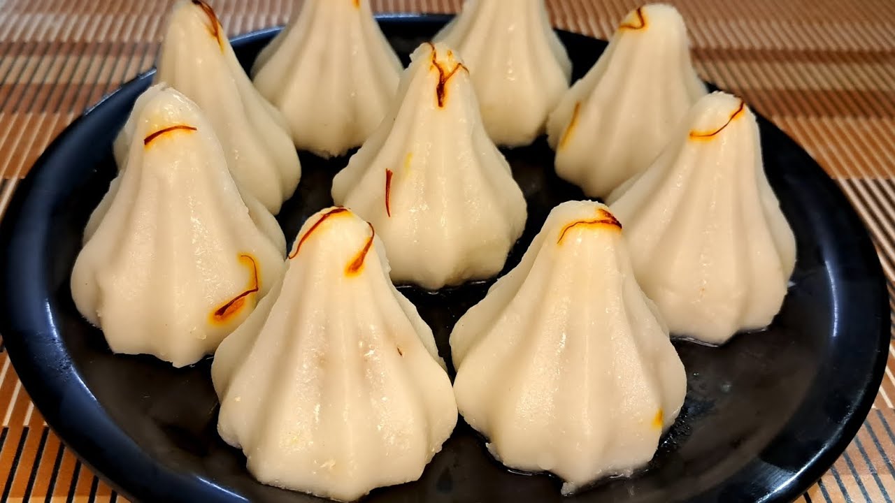 भाप में बने पारंपरिक मोदक। How to make Modak | Steamed Modak recipe ...