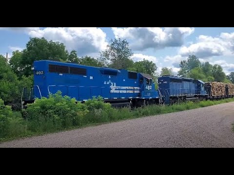Former Conrail (ELS 402) & Former Union Pacific (ELS 502) Pull Super ...