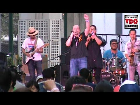 2014/02/02 เพลงกลิ่น-กอด โดย "เล็ก ทีโบน และ Emergency Band" เวทีชิดลม ...