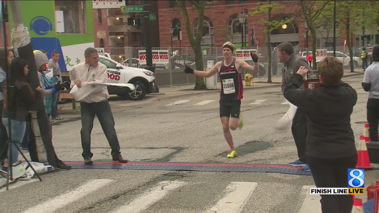 Dundee man wins Fifth Third River Bank Run 5K - YouTube