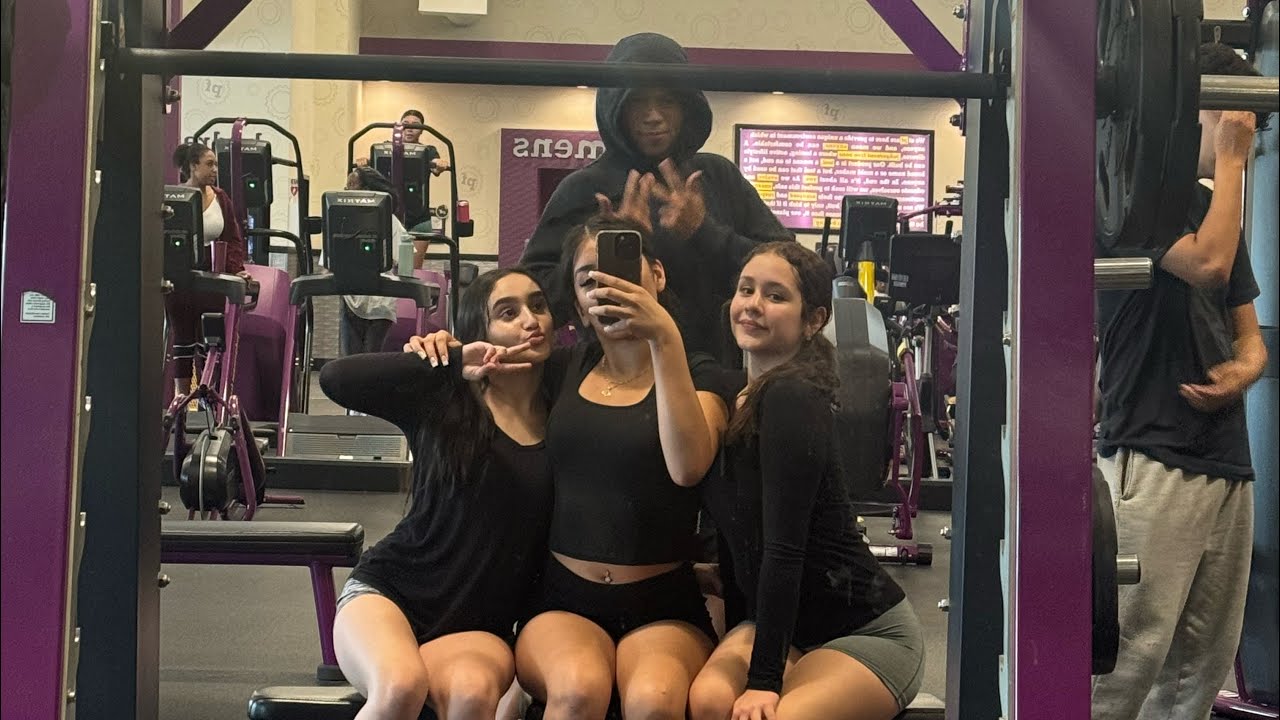 COME TO THE GYM WITH US | *early morning* | leg day | - YouTube