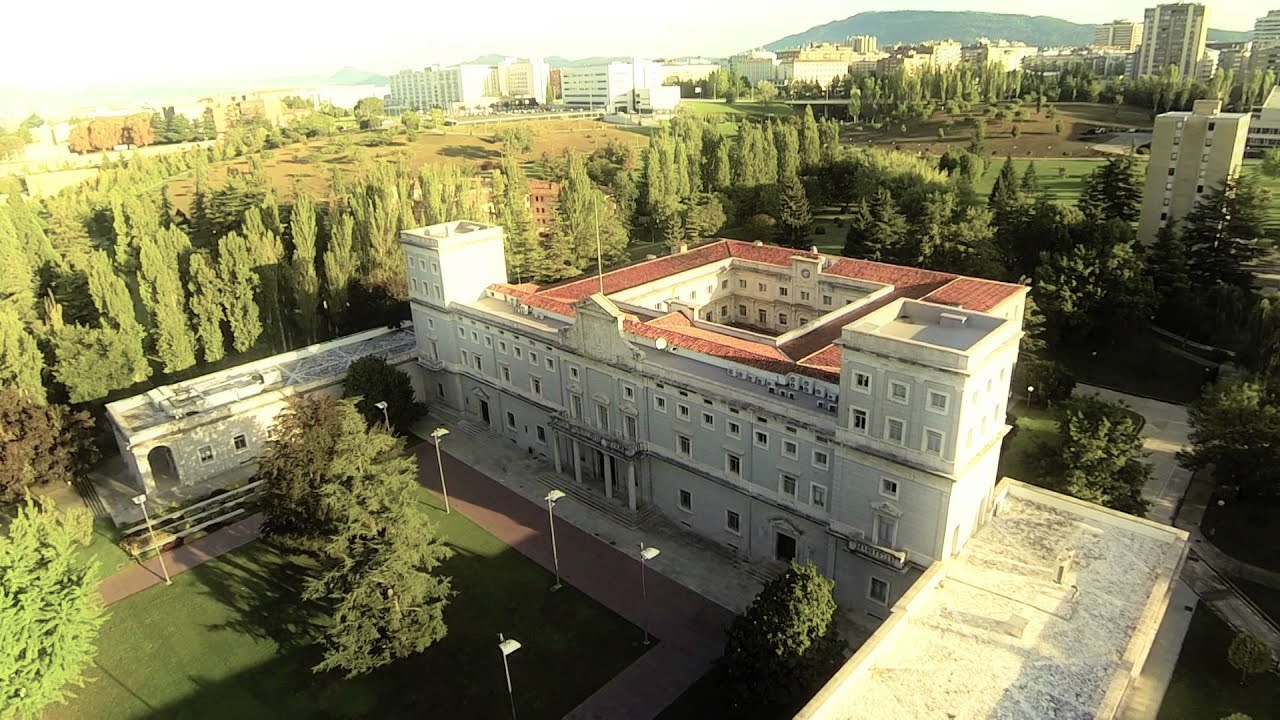 Center for Applied Medical Research. Corporate video - YouTube