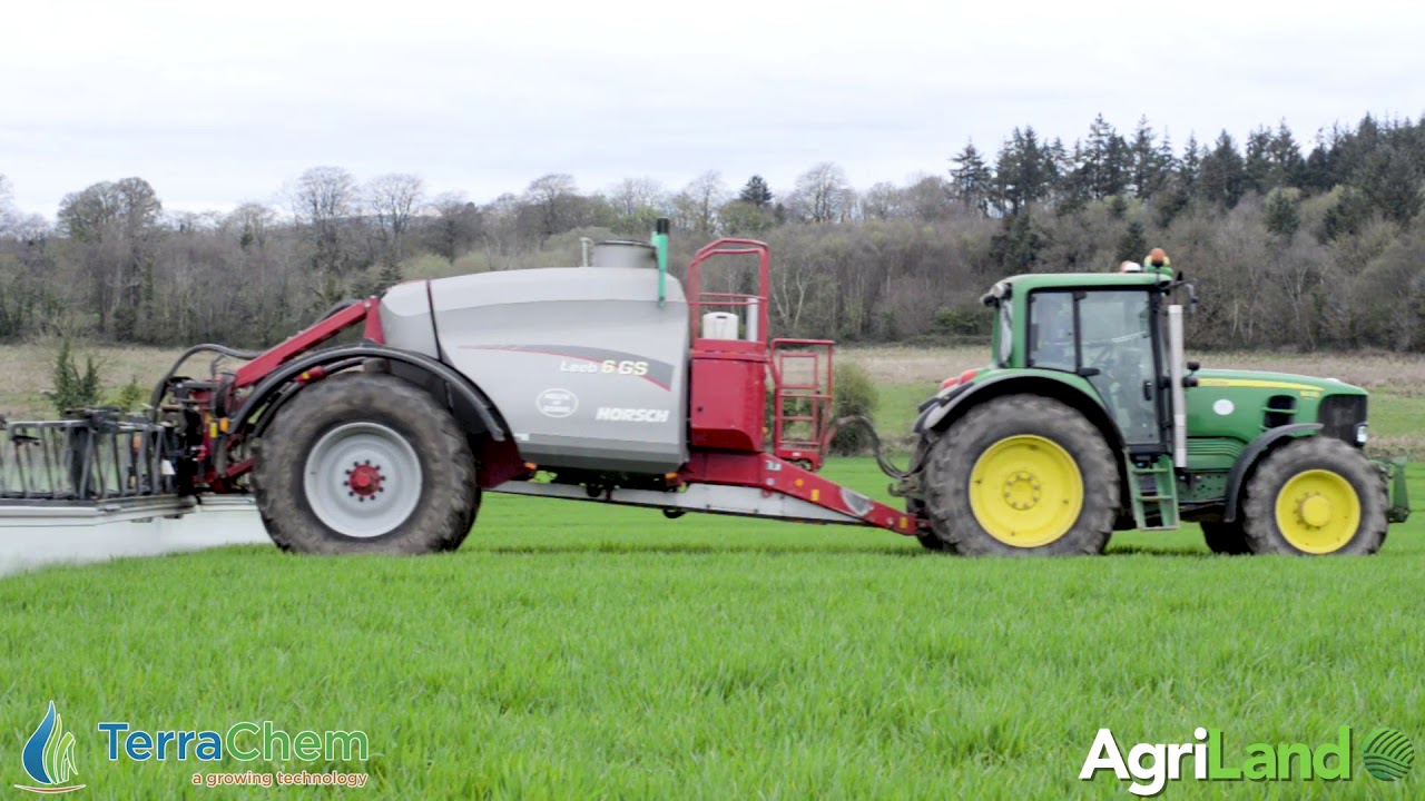 CROPS WATCH 2017: Spraying operations in focus at Nolan Farming - YouTube