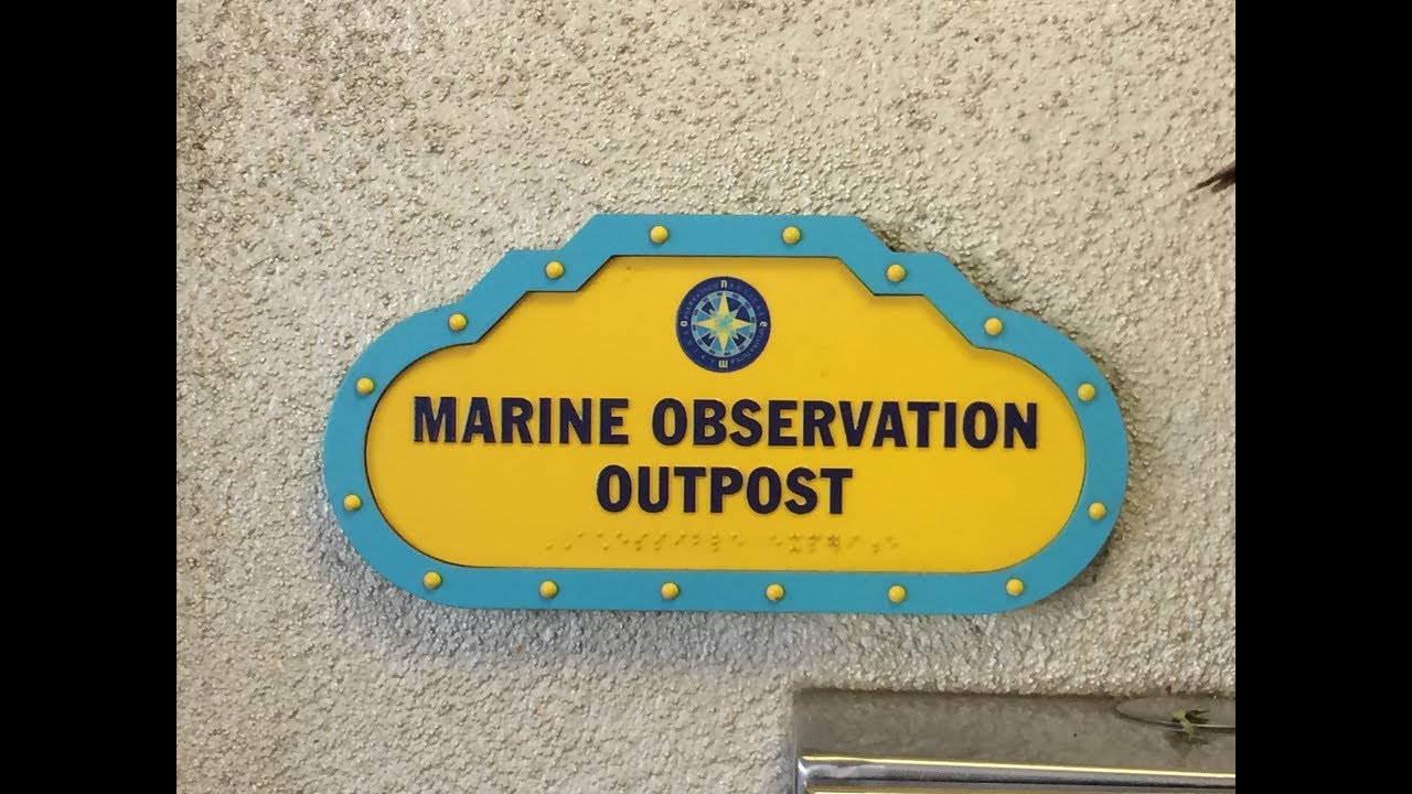 Finding Nemo Submarine Voyage Observation Outpost Room Disneyland - YouTube