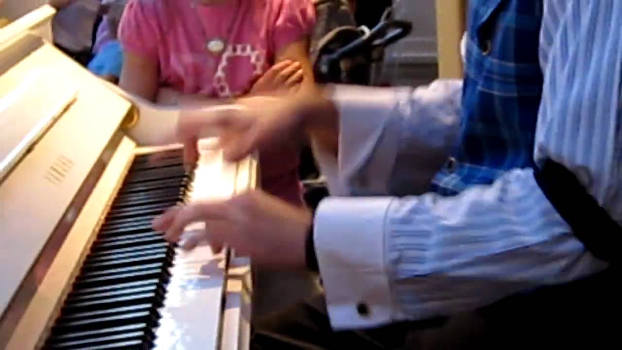 Jonny May playing great piano- Disneyland Anaheim - YouTube