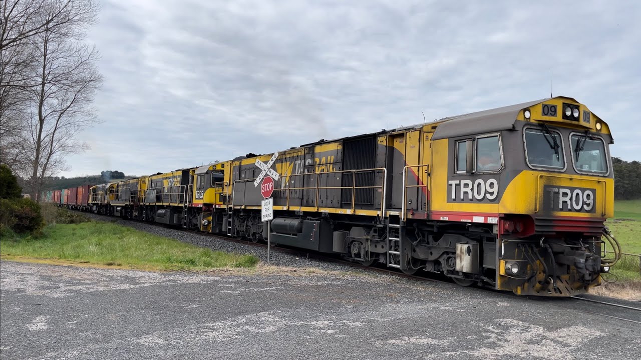 TasRail TR09 TR05 TR04 2008 #36 train taking off on the Lillico ...