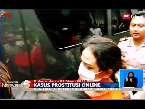 Kenakan Baju Tahanan, Vanessa Angel Tiba di Kejari Surabaya - BIS 01/04