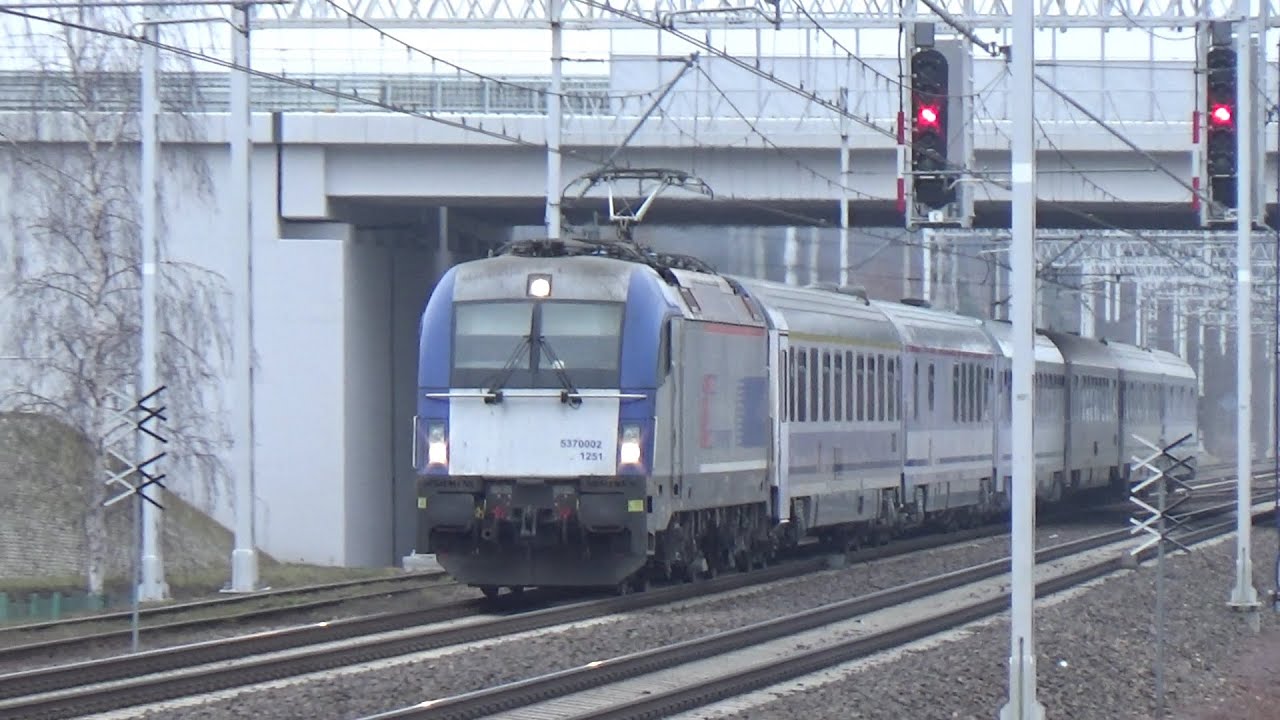 EU44-002 + RP1 - YouTube