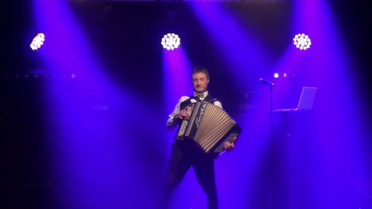 Jean Réale, l'accordéoniste - YouTube