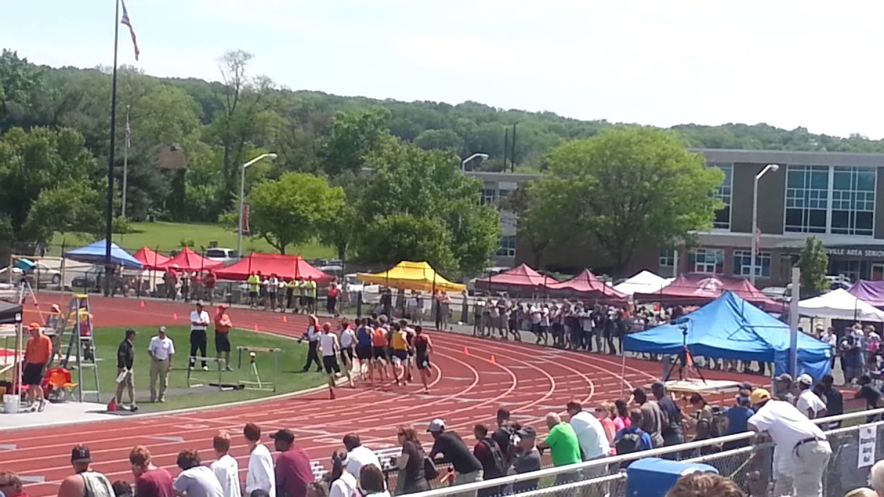 Matt Moore 800m Districts - YouTube