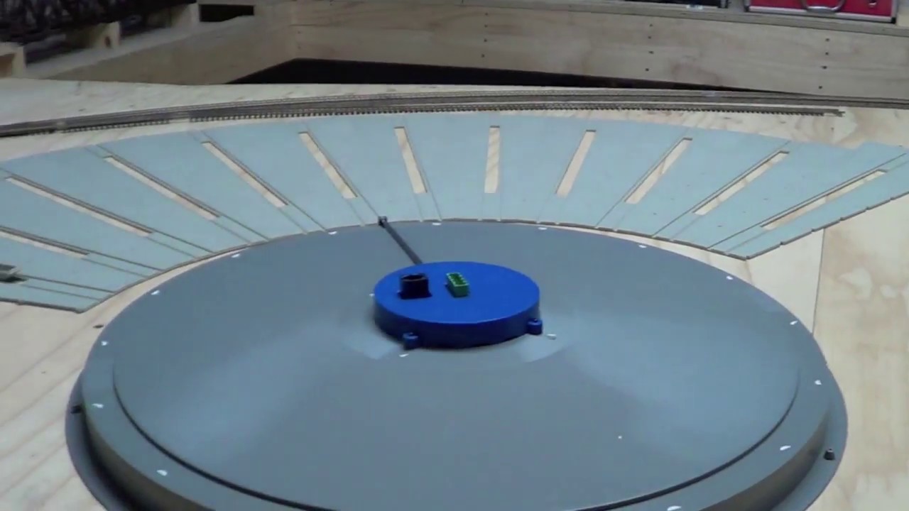 Walthers 12 Stall Roundhouse & 130 Turntable Part 1 "Model Trains ...