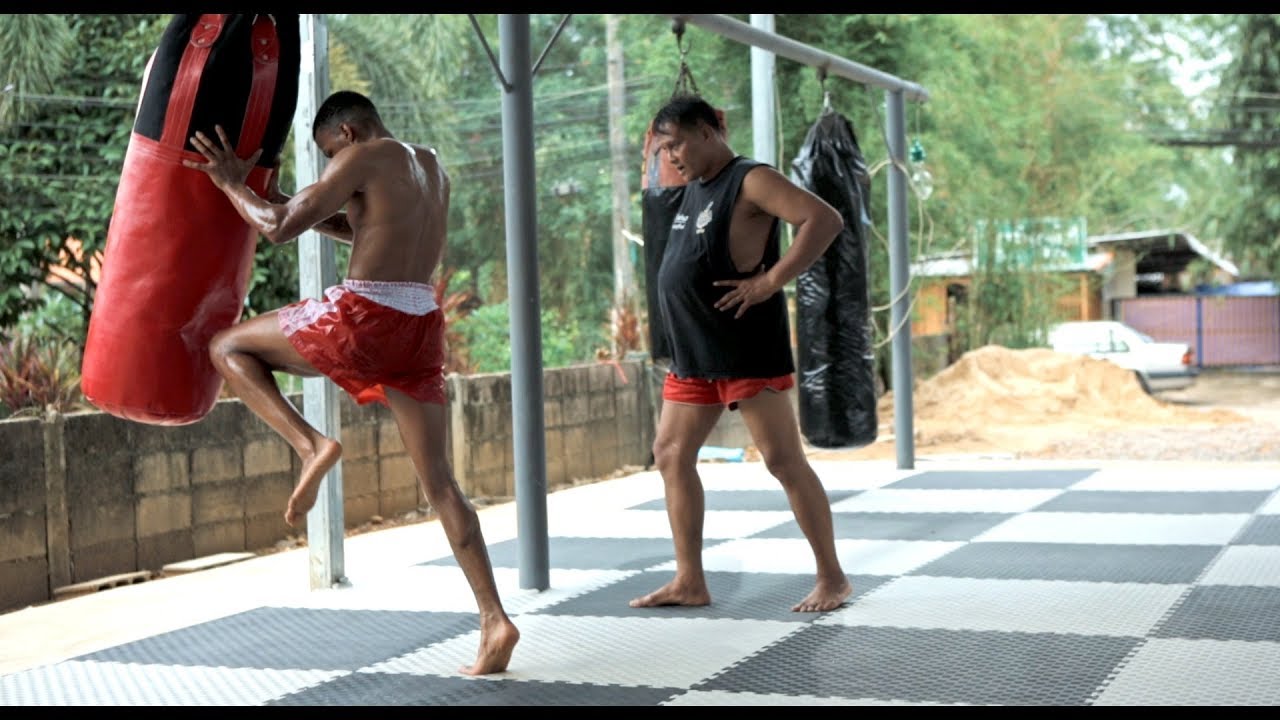 Muay Thai Adventures - #21 Training in Thailand Kiatpontip Muay Thai with Master Jude - YouTube