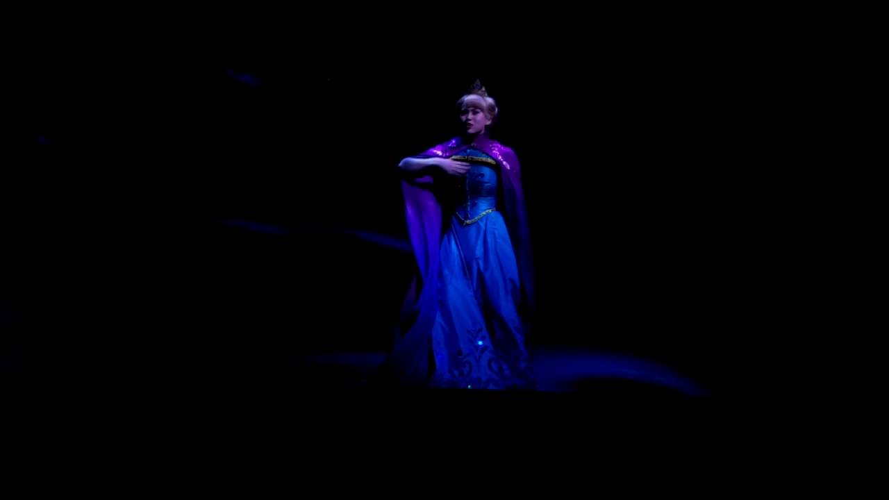 "Let it go" from Frozen Live at the Hyperion Theatre - YouTube