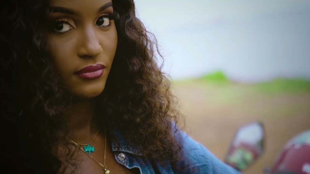 Yero - Chaotic Love 1 (Clip Officiel) - YouTube