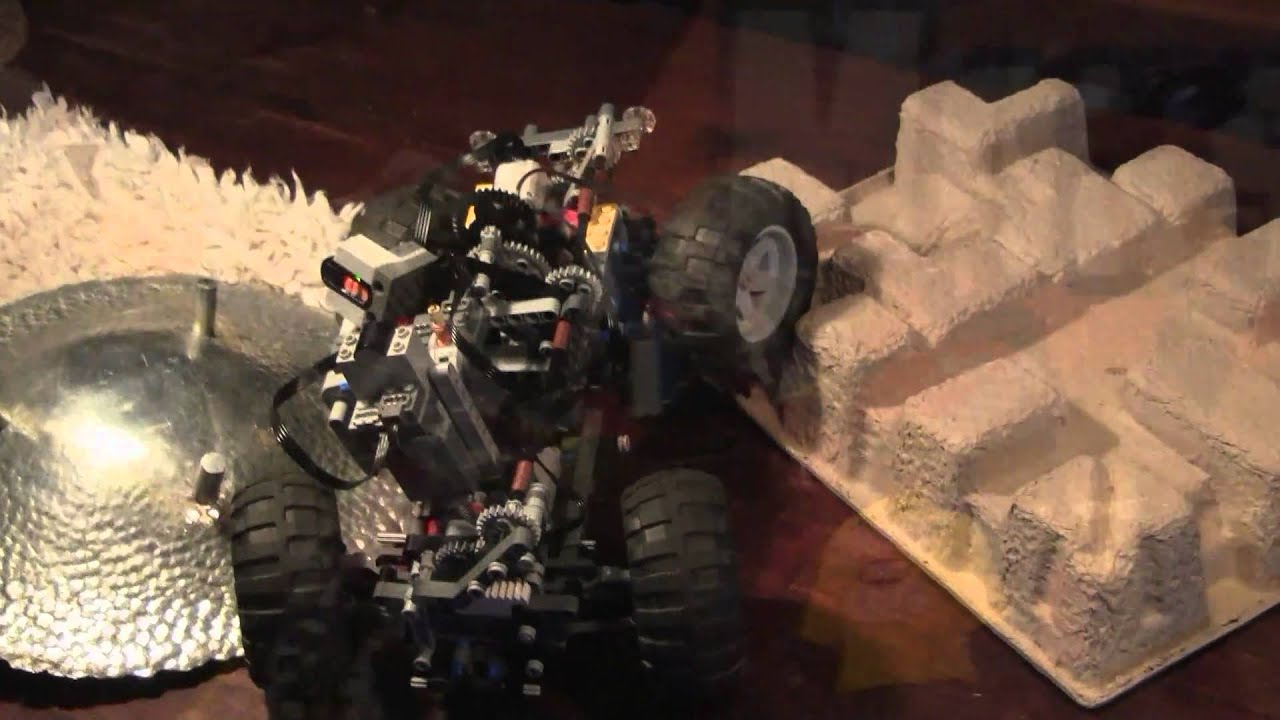 Lego 4 wheel drive 4 wheel steering Monsterjam 2010 - YouTube