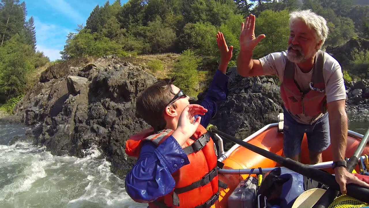 Falling off the raft on the Rogue River - YouTube