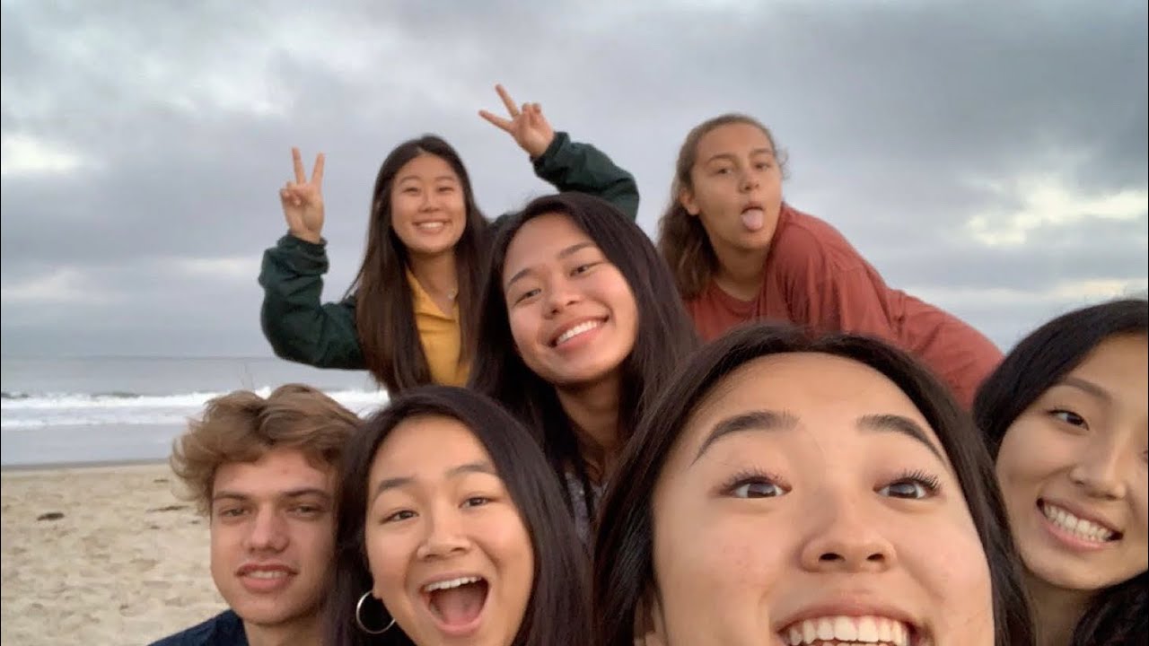 FIRST DAY OF SCHOOL VLOG | SENIOR YEAR - YouTube
