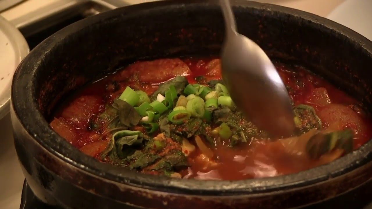 Should I Eat This? - Beef intestine stew - YouTube
