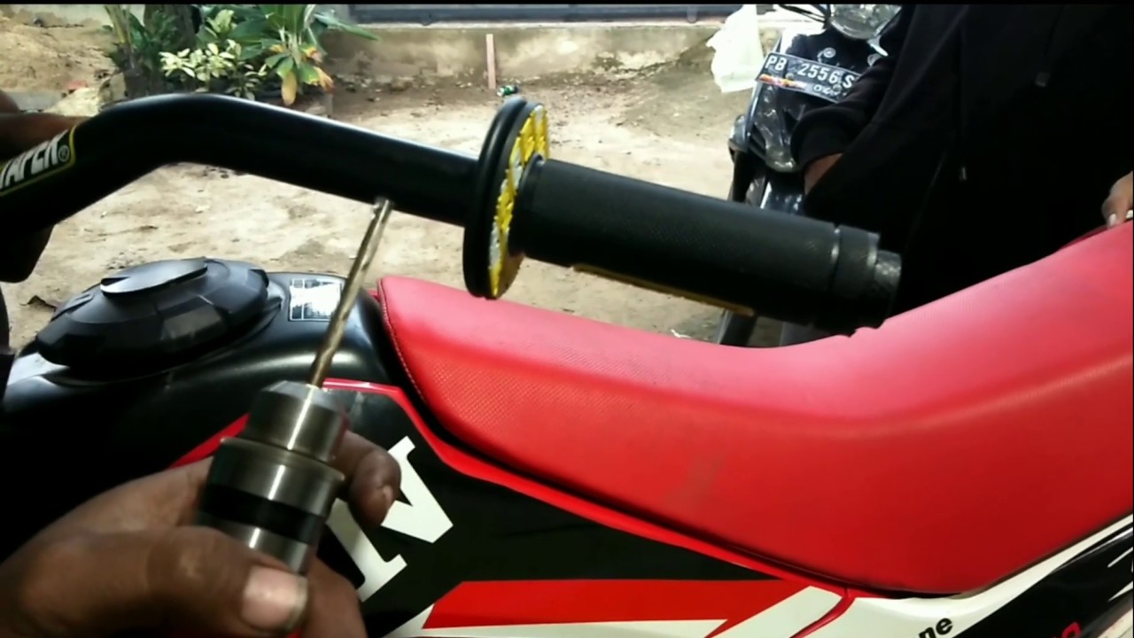 Crf ganti slebor ktm dan stang fatbar - YouTube