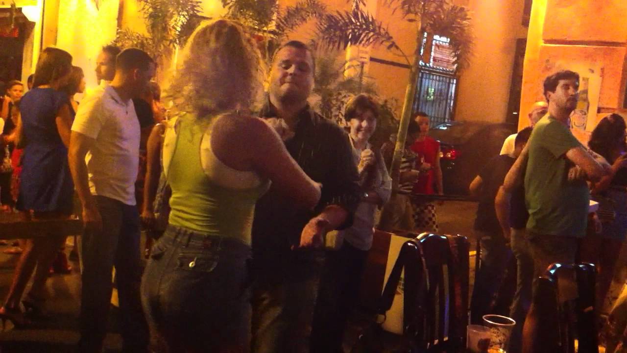 Puerto Rico parties all night long - YouTube