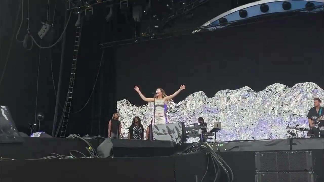 Ellie Goulding - cure for love @ Werchter Boutique, Belgium, 17/06/2023 - YouTube