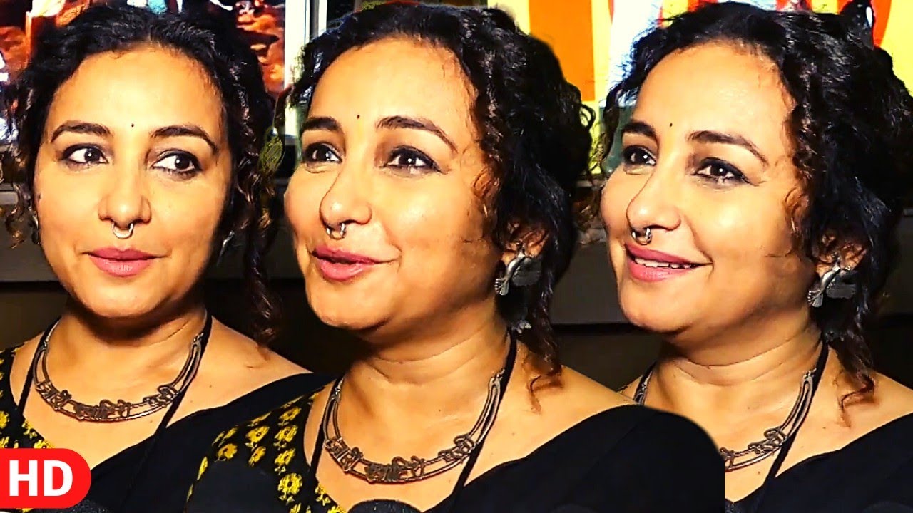 Uff KADAK 🔥 Divya Dutta Looks H0T In Black Saree & Green Blouse At ...