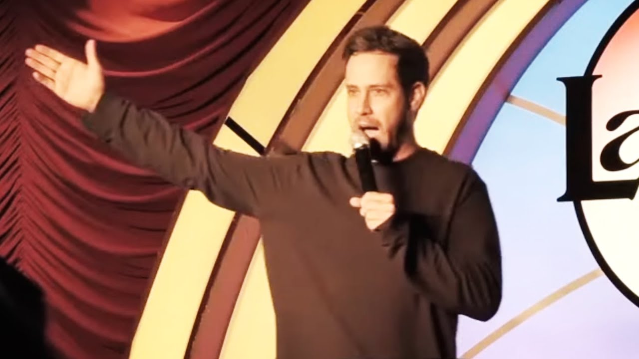 Comedian Effortlessly Handles Miserable MAGA Couple - YouTube