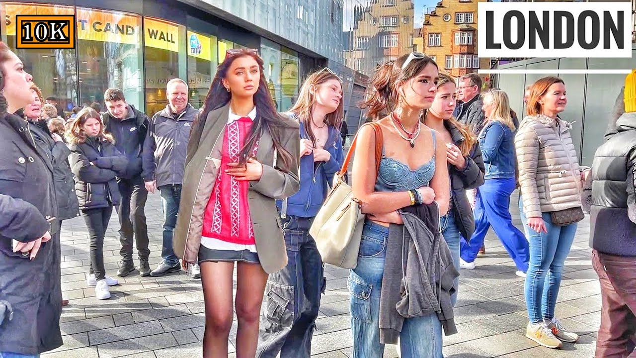 London Walking Tour UK 🚶 | Crowd Of People Walking On The sidewalk In ...