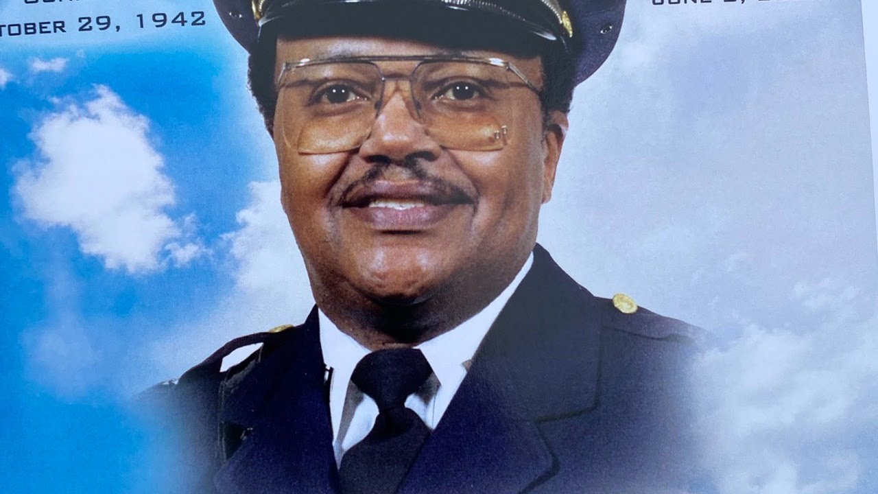 Funeral procession underway for retired Police Chief David Dorn - YouTube