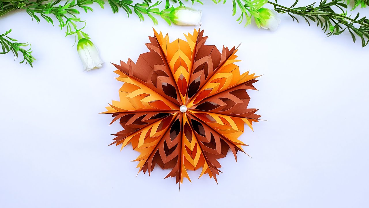 How To Make An Origami Snowflakes For Christmas Decorations Crafts ...