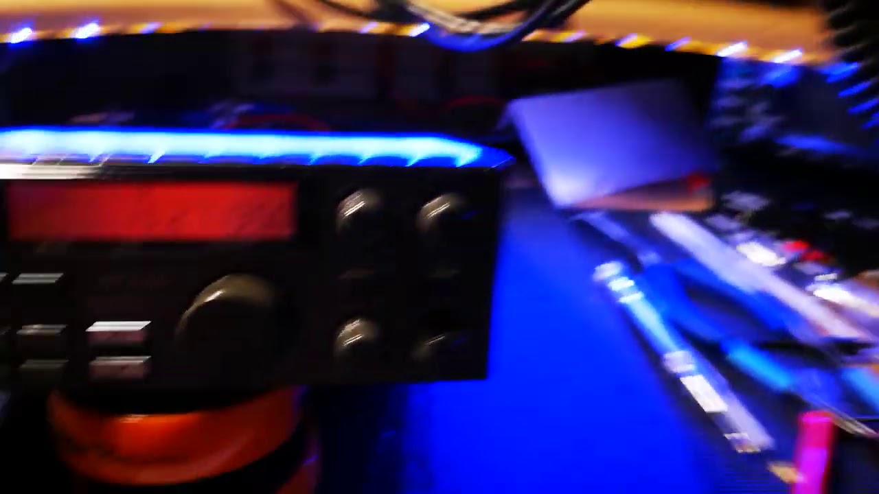 President HR2600, 10m Radio modified for 11m - YouTube