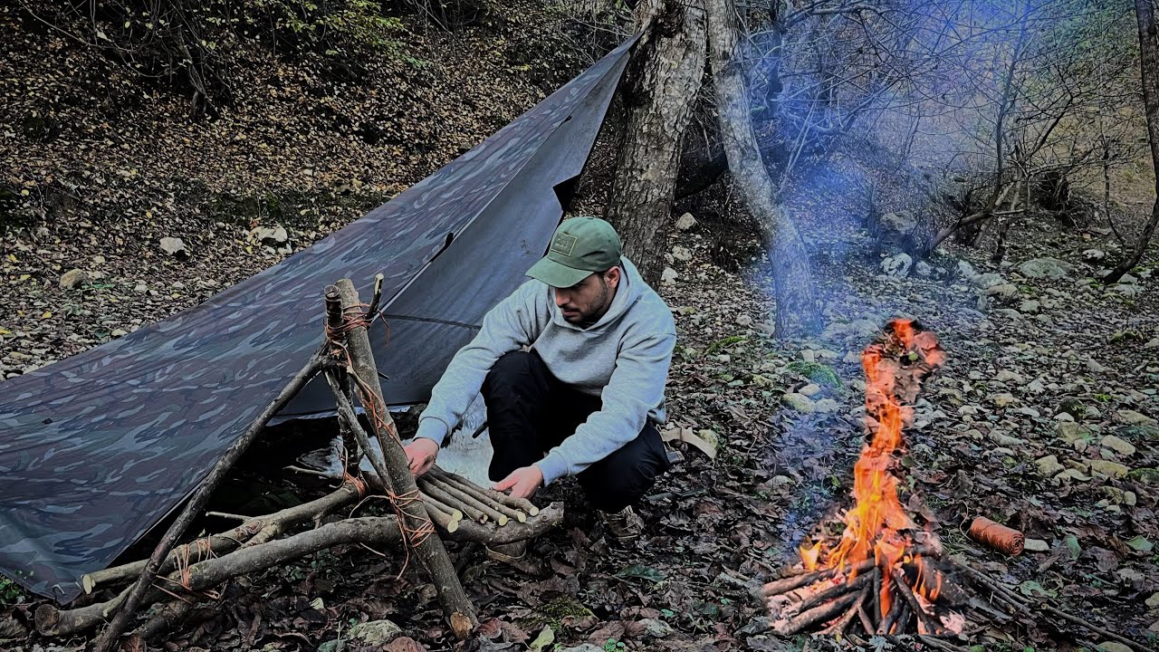 Solo Bushcraft Adventure: Surviving Alone in the Wilderness - YouTube