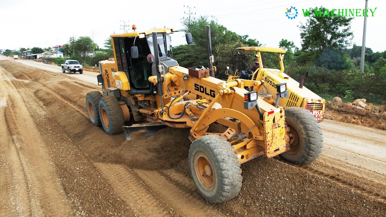 Best Action Showing SDLG Grader Spreading Gravel Operator Skills ...
