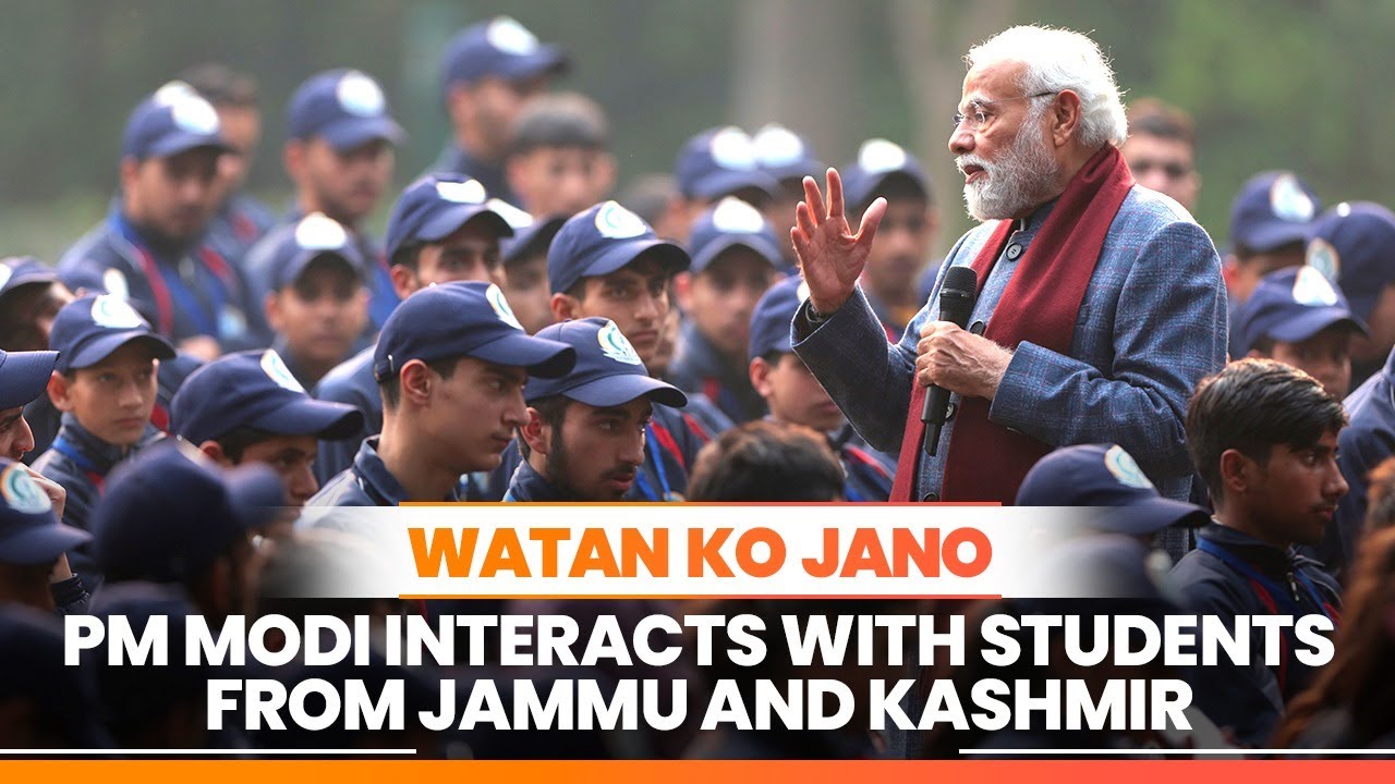 'Watan Ko Jano': PM Modi meets young students from Jammu and Kashmir - YouTube