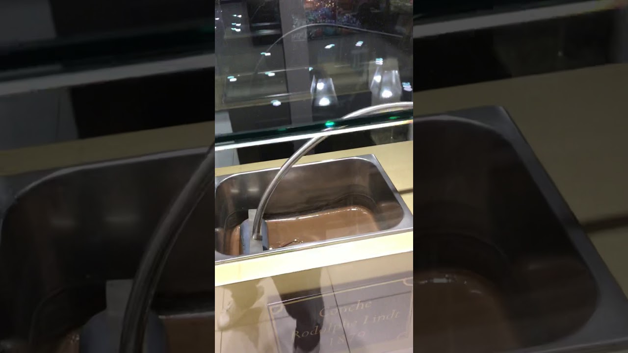 conche rodolphe lindt chocolate - YouTube