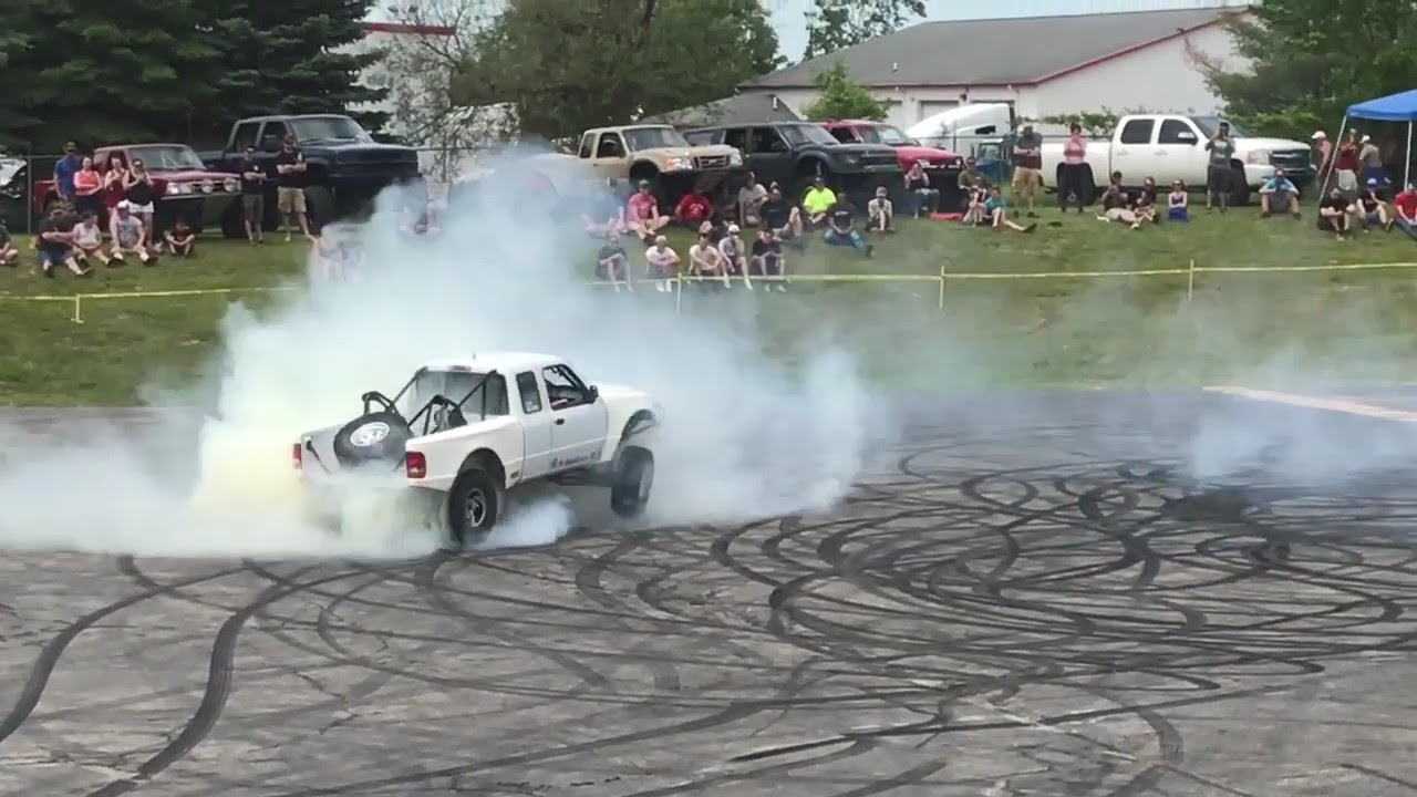Trophy truck Burnout Donuts - YouTube