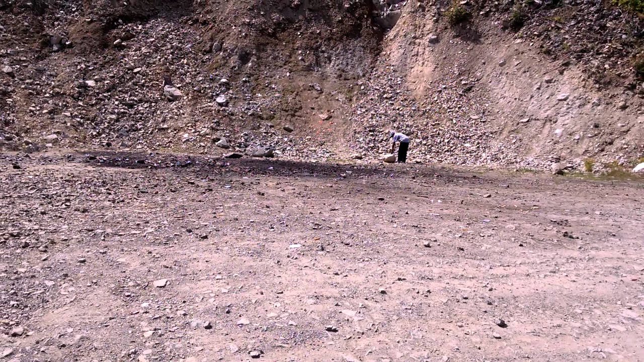 Ground salute firework - YouTube