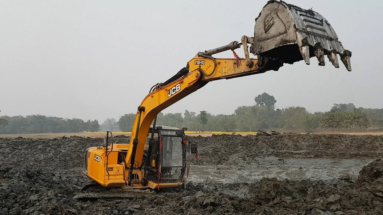 JCB Excavator Making Pound - JCB Working on Sticky Mud - Dozer Video 12 ...