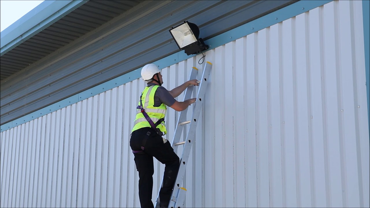 Level 1 Climbing Ladder and Attaching Cowstail - YouTube