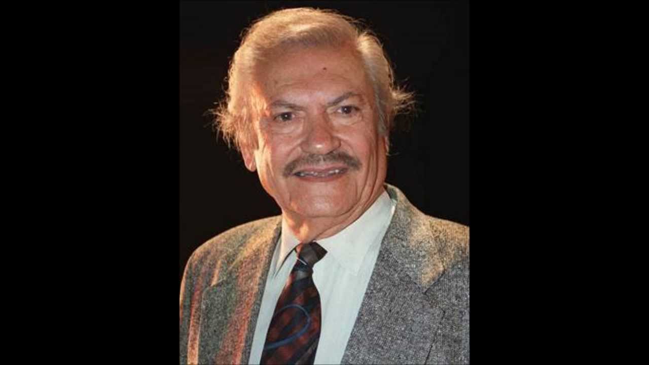 El Piporro saluda a todos sus amigos del Internet - YouTube