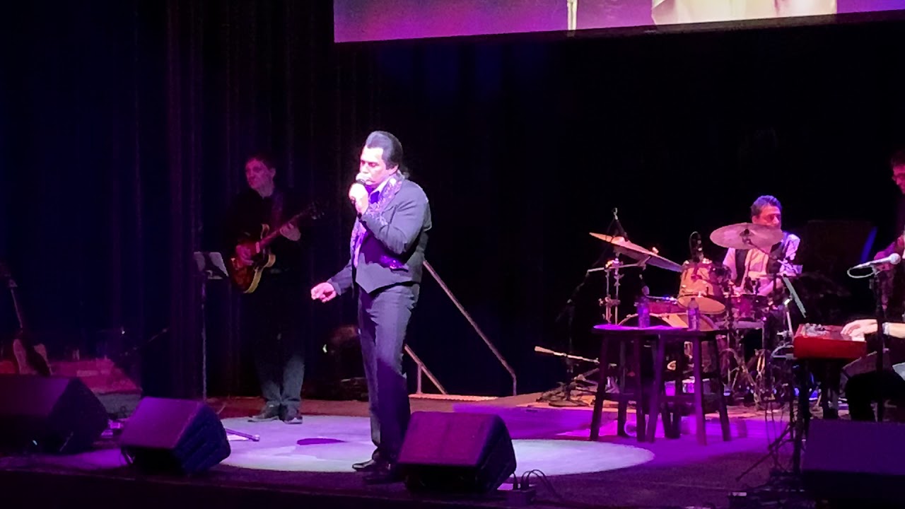 Doug Thompson Conway Twitty Tribute - YouTube