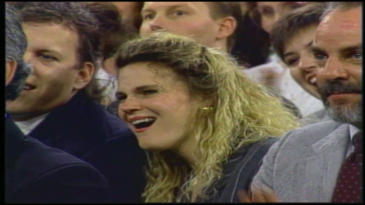 The Comedy Magic of Billy Riggs - YouTube