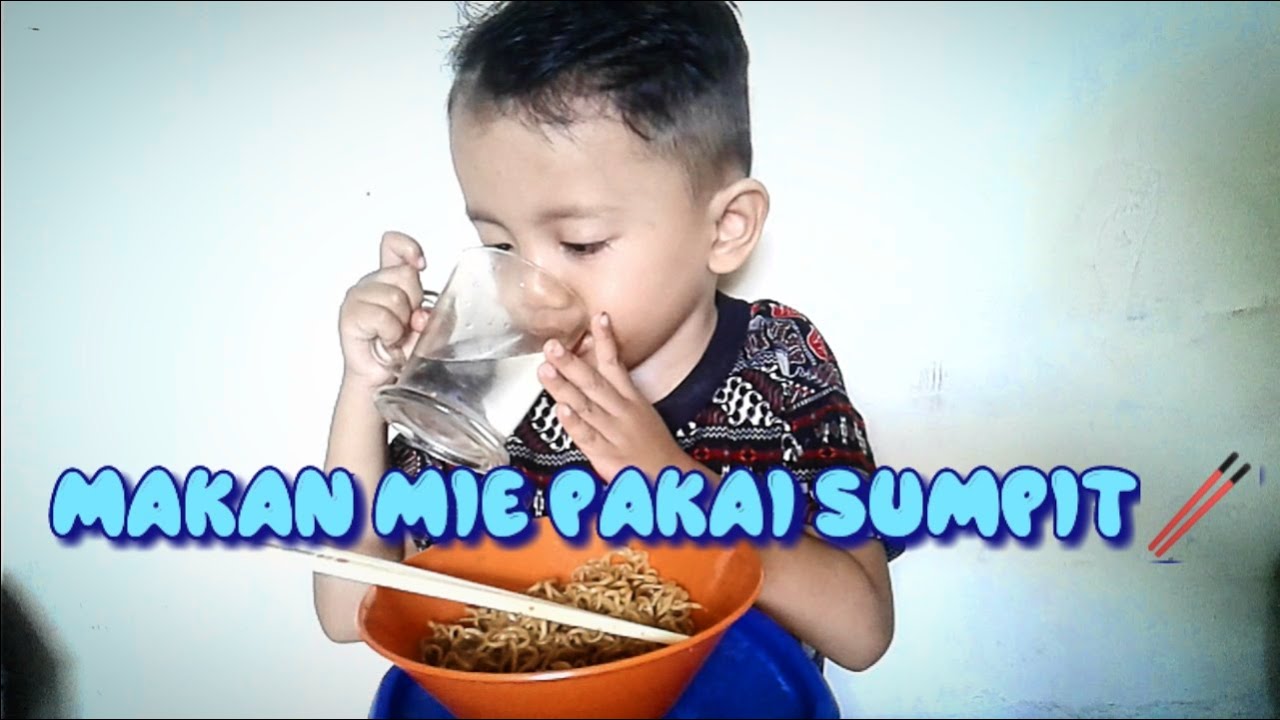 @rayyanevano22 makan mie pakai sumpit | diary thafa 9 - YouTube