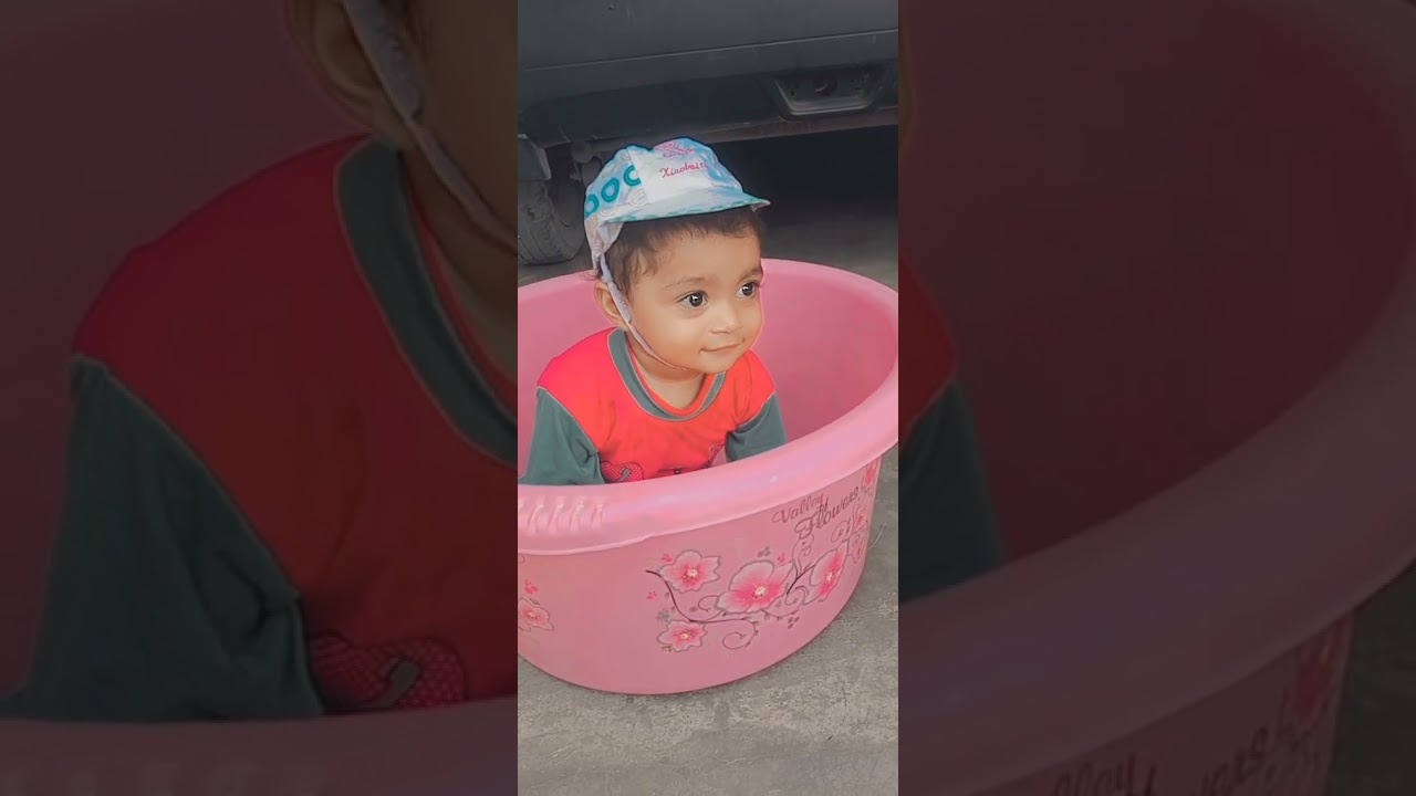 Anik🥰 and 🥰 Punnu🥰 Punnu tab m khel rha hai make in on viral video ...