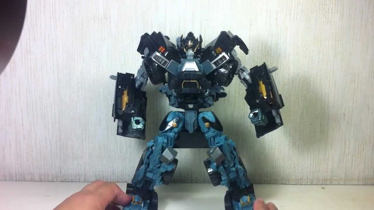 Transformers DOTM Leader Ironhide - Robot Mode - YouTube